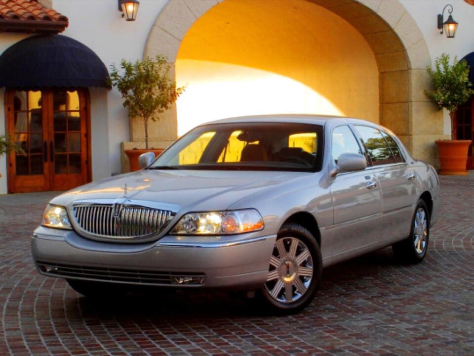 Lincoln Town Car Cartier: Remembering The Ultra-Luxurious Sedan - NewsBreak