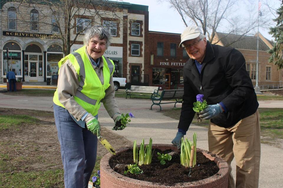 Spring flower planting in Bridge Square signals seasonal transition ...