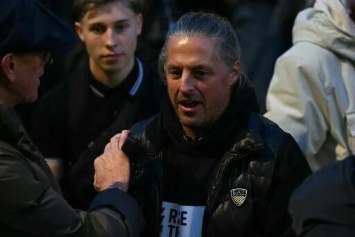 A man who calls himself Ryan Bridge appears in many of the 'Raise the ...