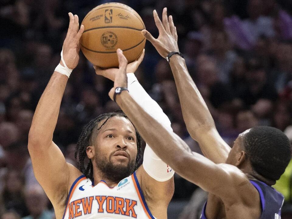 Jalen Brunson pours in 42 points to lead Knicks to gritty win over Kings