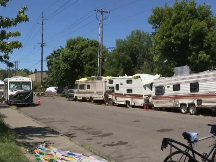 ‘There’s no compassion left,’ cries RV driver facing homelessness under ...