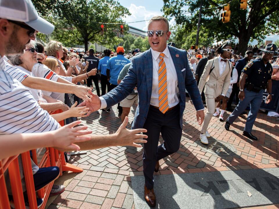 Former SEC head coach offers strong response to comments from anonymous ...