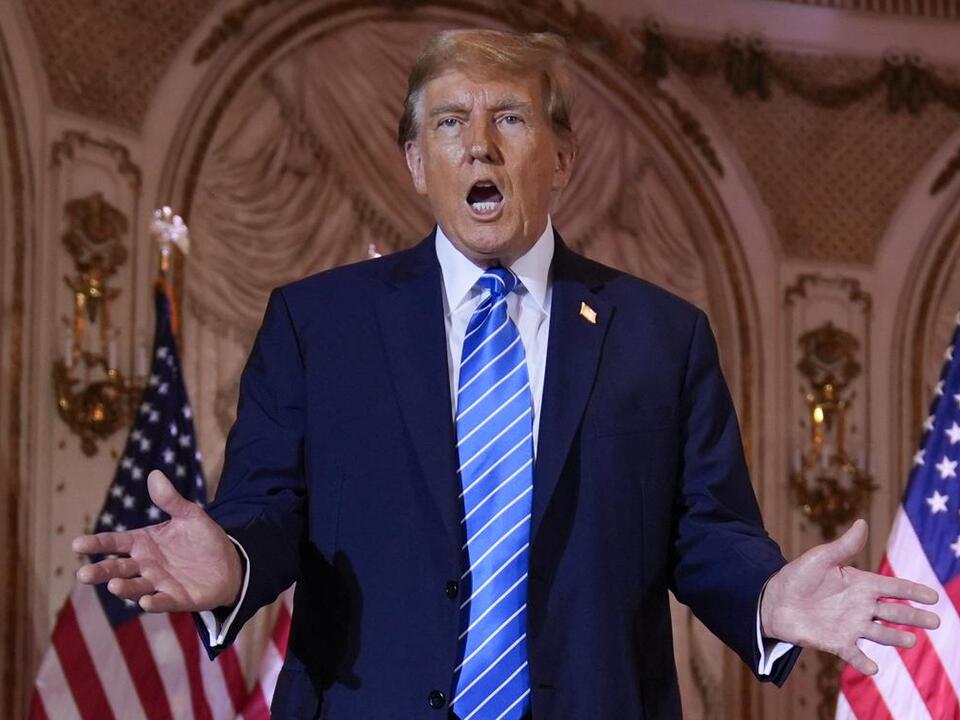 Trump Trashes Romney While Endorsing GOP Primary Candidate and Local ...