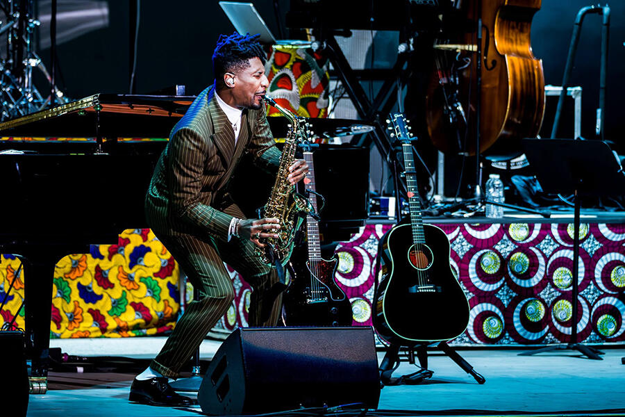 REVIEW: Jon Batiste makes movement the message at Berkeley’s Greek ...
