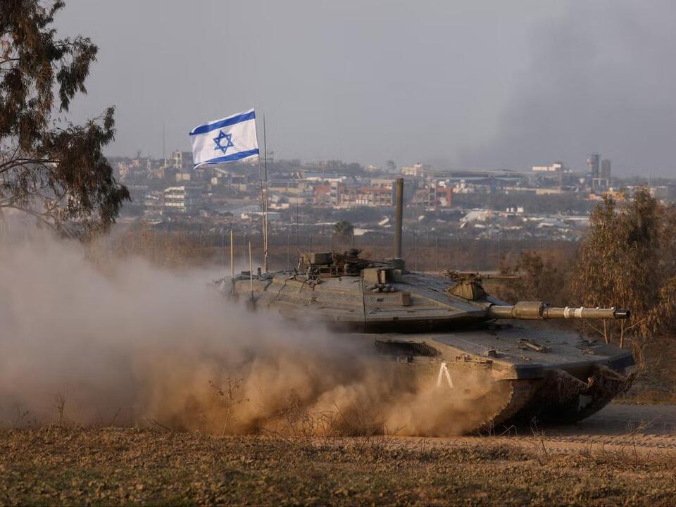 Israel tanks push into central Gaza as fighting intensifies