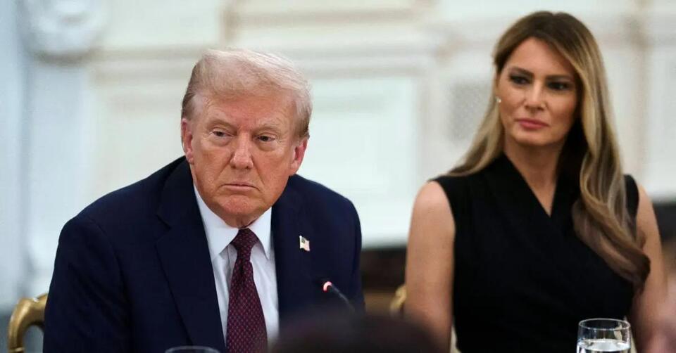 Did Donald and Melania Trump Kiss on the Lips to Celebrate the New Year ...