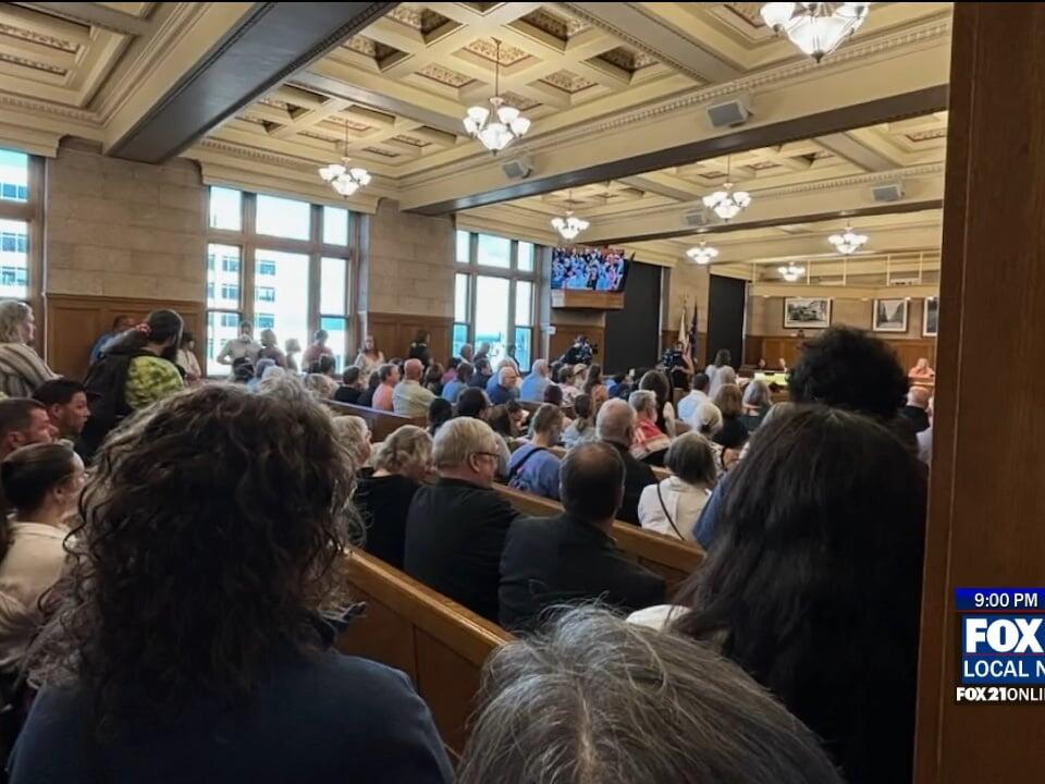 Council Discusses Public Safety Plan Amid Packed Chamber Room