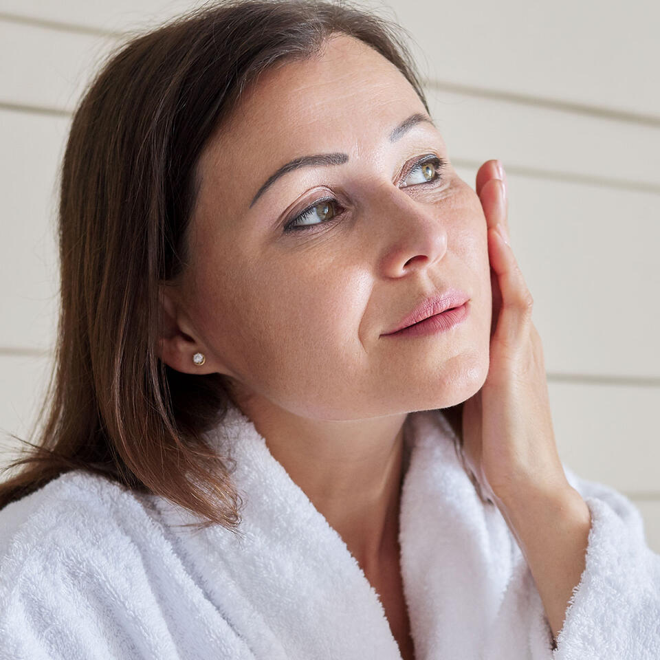 9 Face-Lifting Skincare Products Dermatologists Recommend For Fast ...