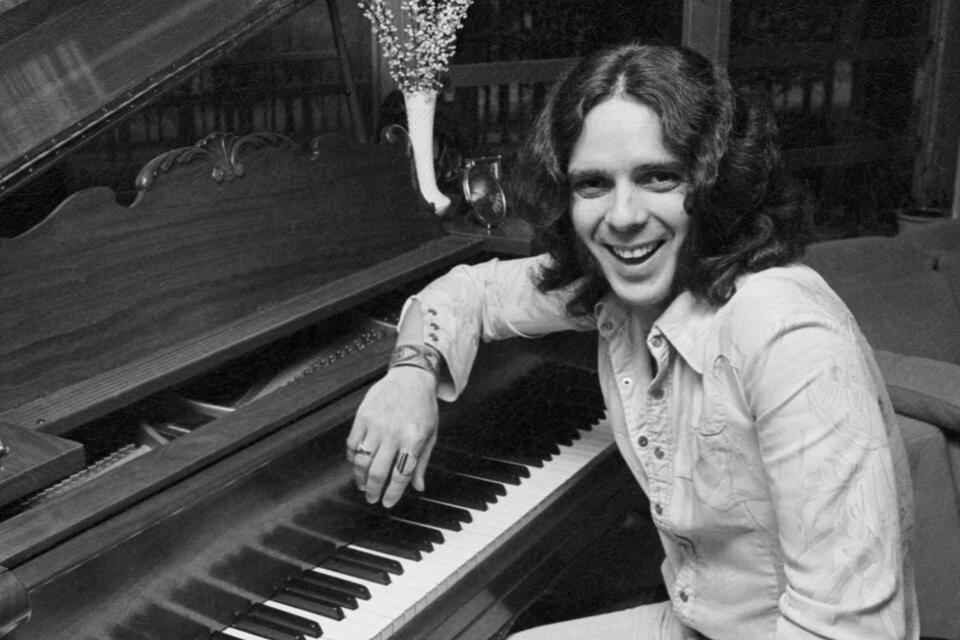 Derek and the Dominos Co-Founder Bobby Whitlock Dead at 77 - NewsBreak