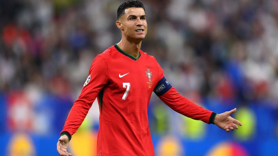 Cristiano Ronaldo sends out defiant message to Portugal fans ahead of ...