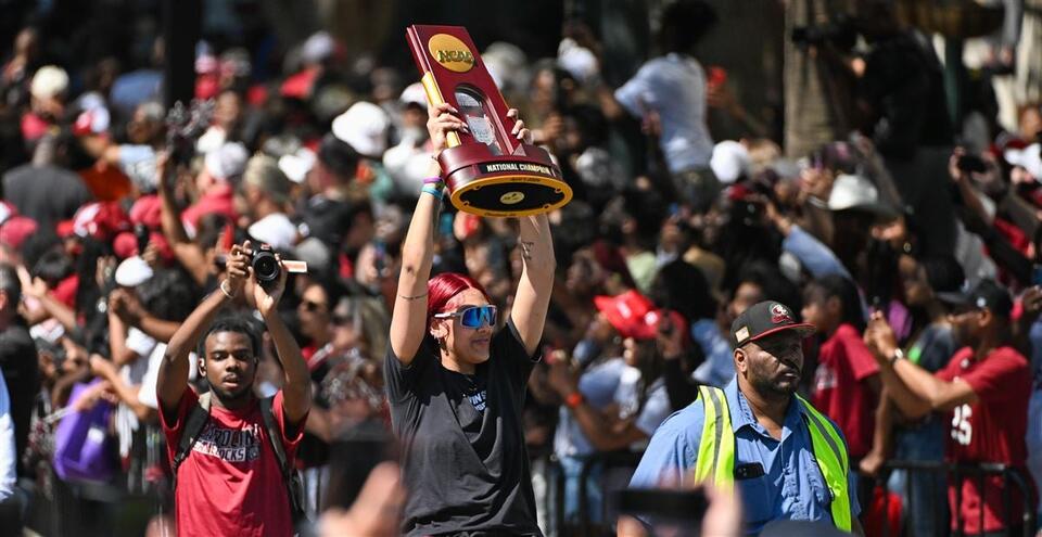 IN PHOTOS: National Championship Parade - NewsBreak