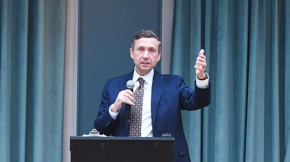 Leaked Audio Reveals DNC Chair in Despair Over Dem Civil War: ‘No One ...