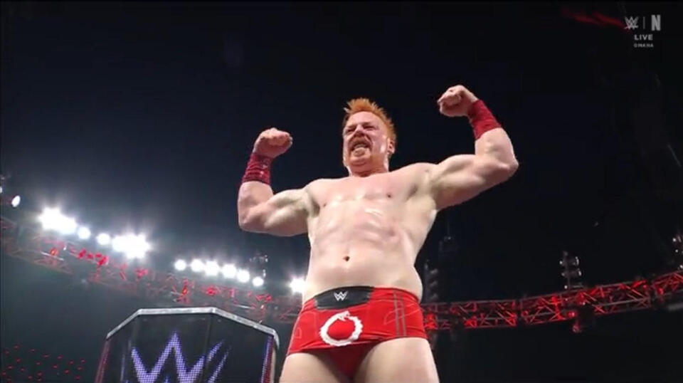 Sheamus Returns On WWE Raw, Defeats Austin Theory - NewsBreak