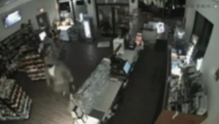 KnowAnything? Video Shows Burglars Using Sledgehammer To Bust Into Rt ...