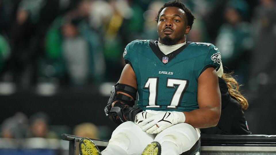 Orthopedic surgeon on Nakobe Dean and Eagles' injuries - NewsBreak