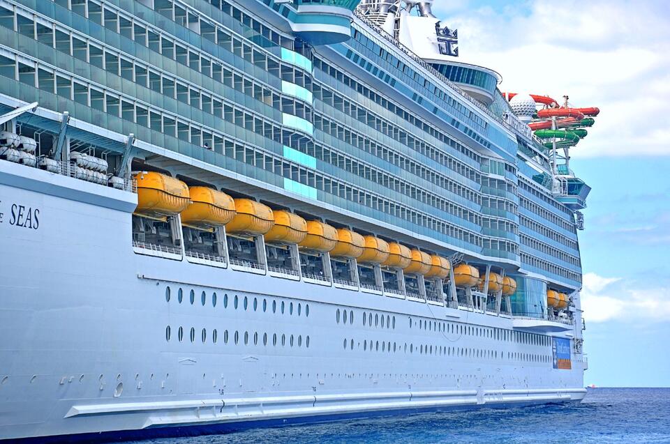 Cruise Passenger Beaten Unconscious After Asking Teens to Stop Jumping ...
