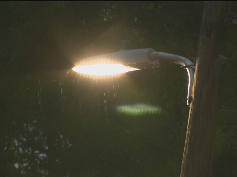 Atlanta mayor helps install new street lights to reduce crime, crashes