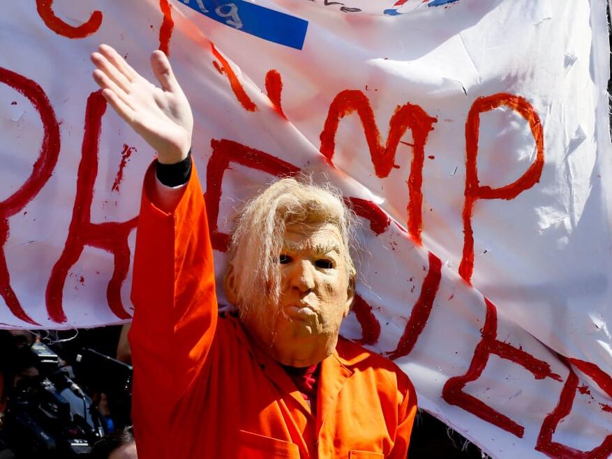 Protesters Turn Trump’s Manhattan Arraignment Into an Absolute Circus