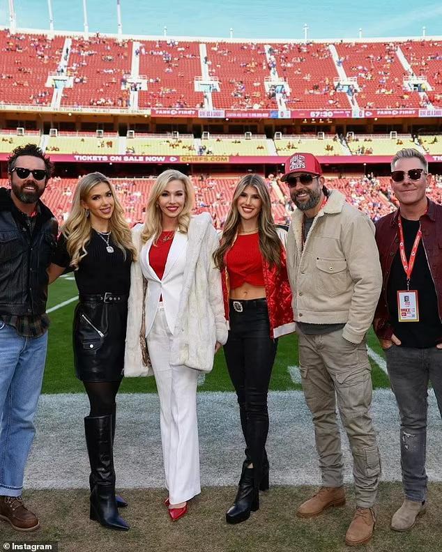 Kansas City Chiefs owner's glamorous wife Tavia Hunt, 52, reveals her ...