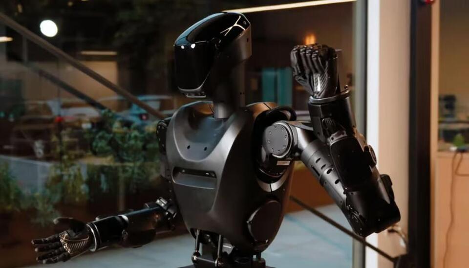 Trump-Linked Startup Tests Humanoid Robots for Future Military Missions ...