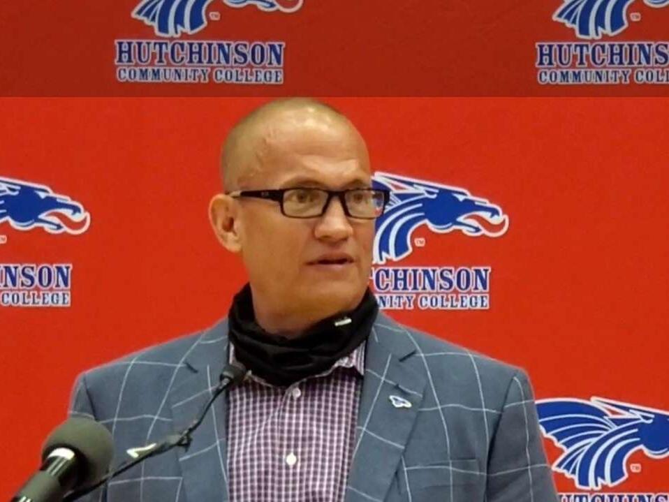 🏀 MBB: DeSalme resigns as HutchCC head coach