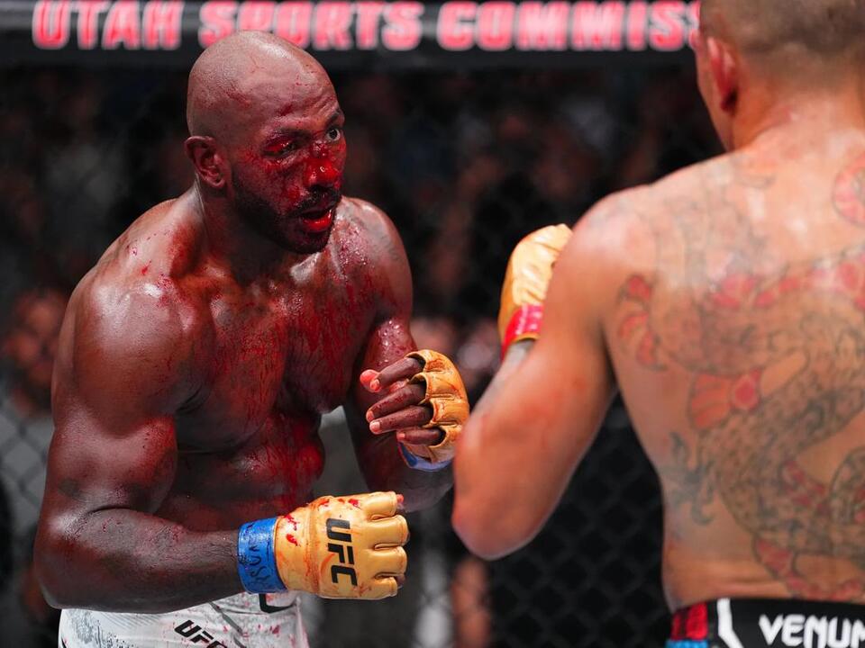 Highlights! Alex Pereira slices up Khalil Rountree Jr. for bloody TKO ...