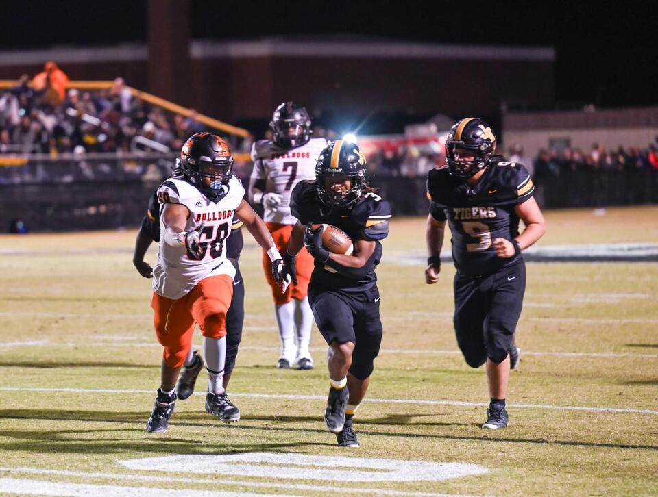 James Kenan wins conference title - NewsBreak