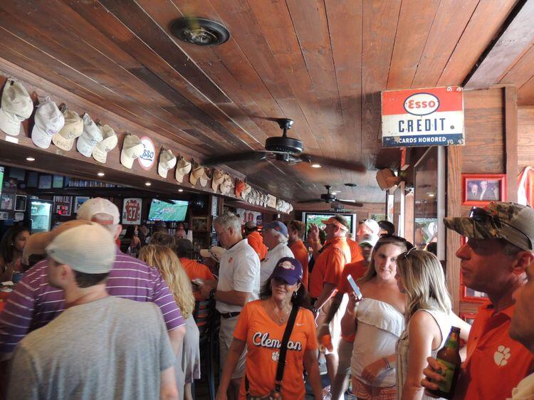 4 Of The Best College Bars Are In The South—Find Out If Your Favorite ...
