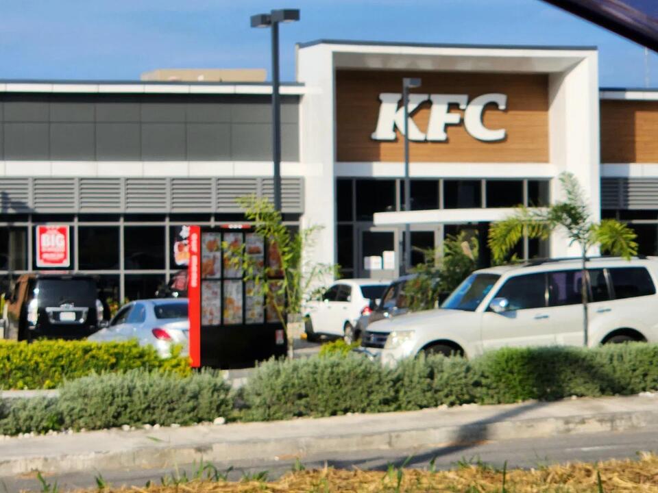 KFC Worker Allegedly Stabbed After Argument About Gravy - NewsBreak