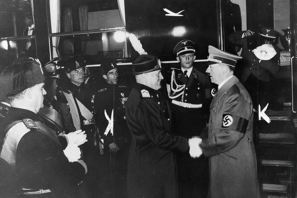 How Hitler put a price on Albert Einstein’s head – and made his family ...