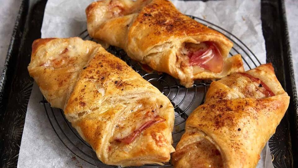 Quick Ham and Cheese Puff Pastries That Look Fancy but Are Simple ...