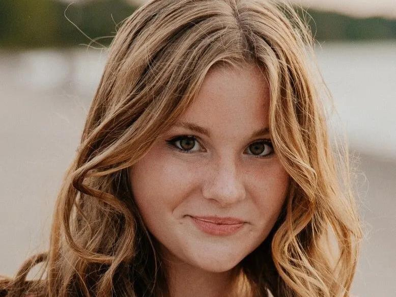 Mentor High School senior earns Arthur F. Warren Memorial Scholarship