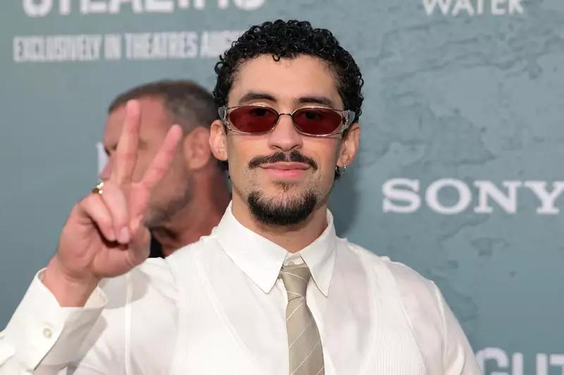 Are Alexa Demie and Bad Bunny dating? Viral dinner pictures debunked as ...