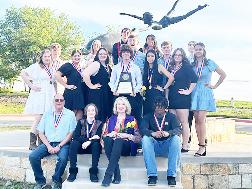 Gold-Burg OAP rehearses for regionals - NewsBreak