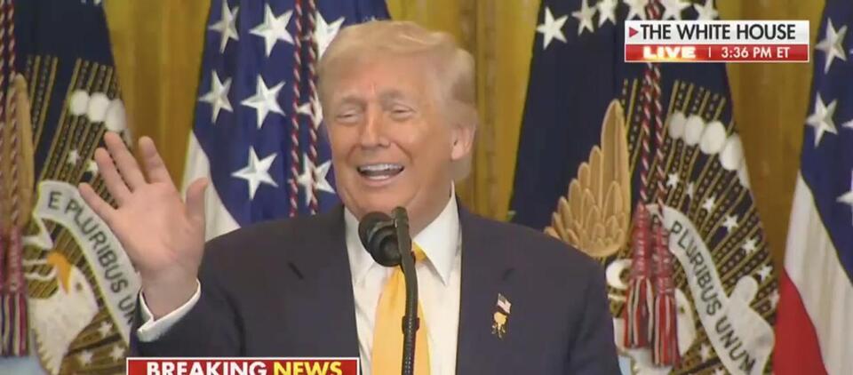 ‘Her Nails! Her Nails!’ Trump Heaps Praise on Nicki Minaj at Black ...