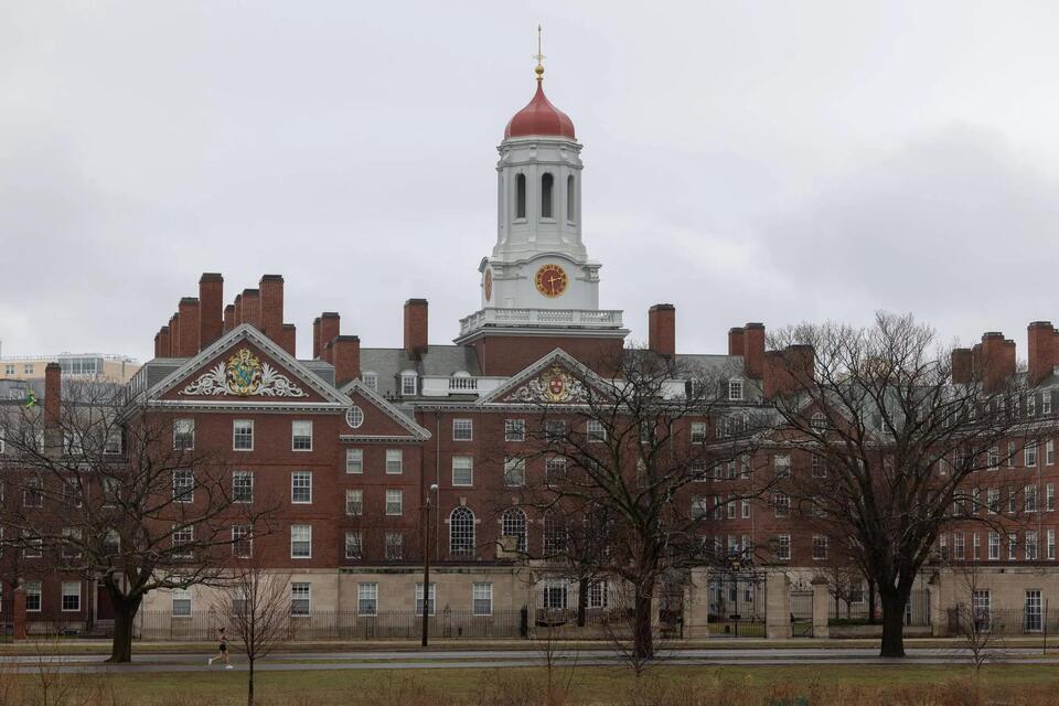 How much did Jeffrey Epstein donate to Harvard? Financier's financial ...