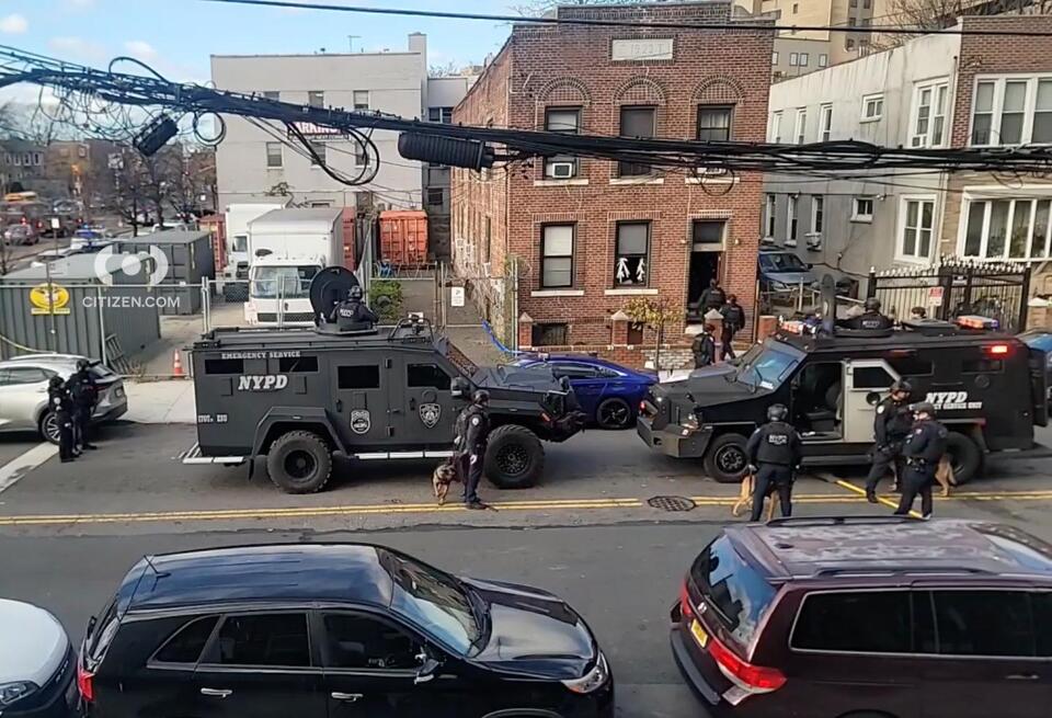 Shotgun-wielding homicide suspect dead after wounding NYPD officer in ...