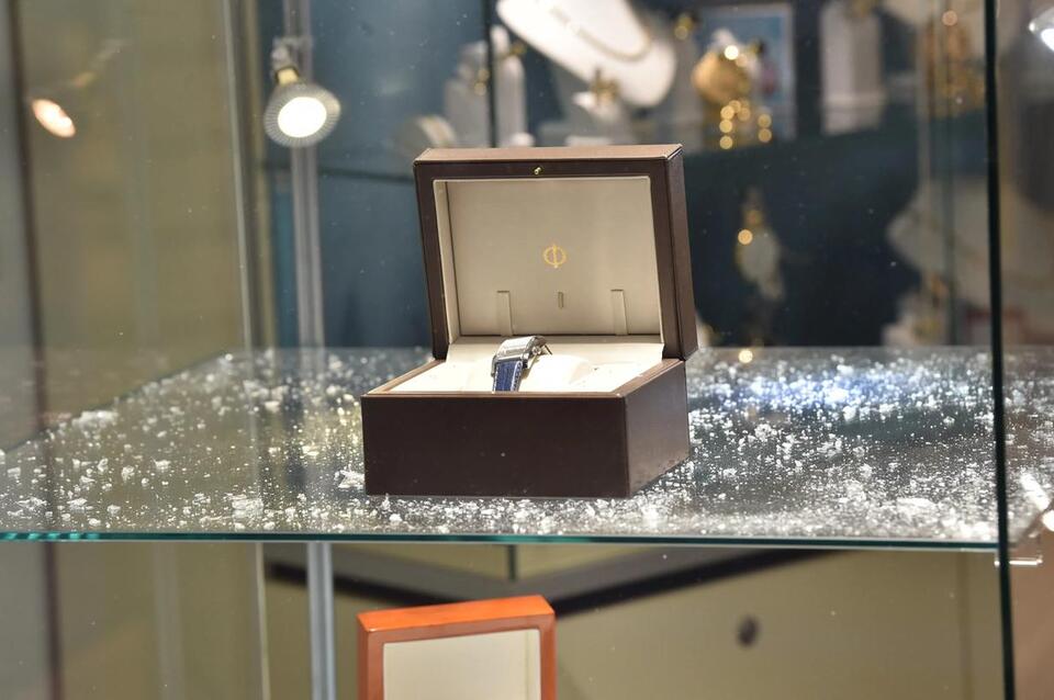 Kim Tin Jewelry GoFundMe raises over $27,000 as video of the store ...