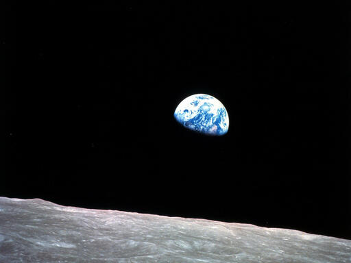Former astronaut William Anders, who took iconic Earthrise photo, killed in Washington plane crash