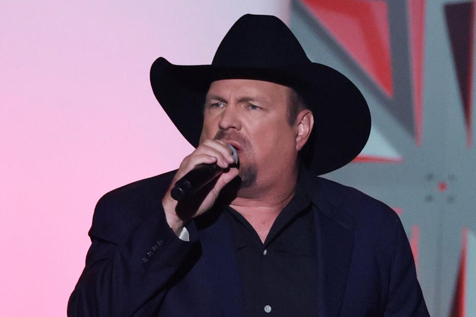 Garth Brooks Big Surprise at Kennedy Center Honors - NewsBreak