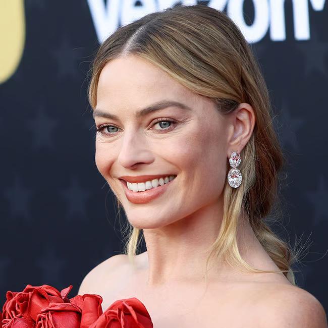 Margot Robbie Is A Vision In An Off-The-Shoulder Wedding Dress In First Trailer For 'Wuthering ...