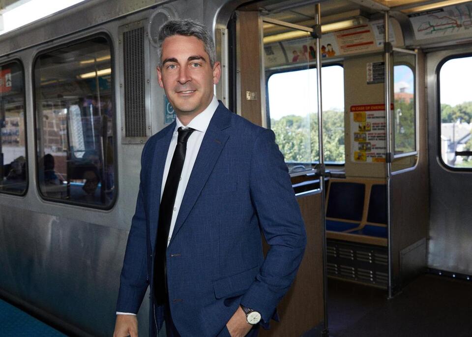 "I just can't wait:" First candidate enters Chicago mayor's race ...