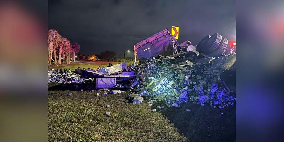 Semitruck crash spills Busch Light, Budweiser all over interstate ...
