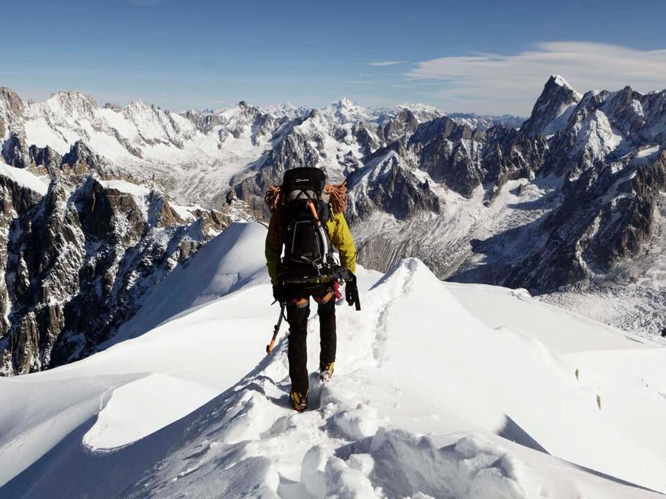 Amateur runner stuns ultramarathon world after winning famous 106-mile ...