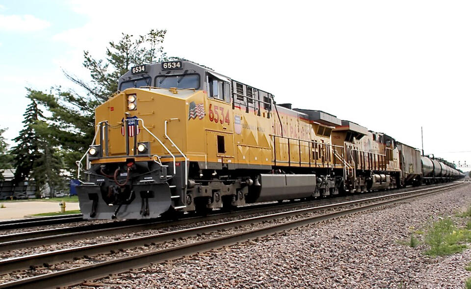 Union Pacific, Wabtec sign $1.2 billion deal for locomotive ...