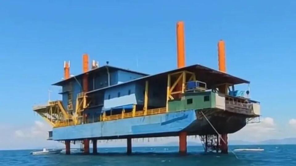 “POV: You Stay At A Decommissioned Oil Rig That’s Been Converted To A ...