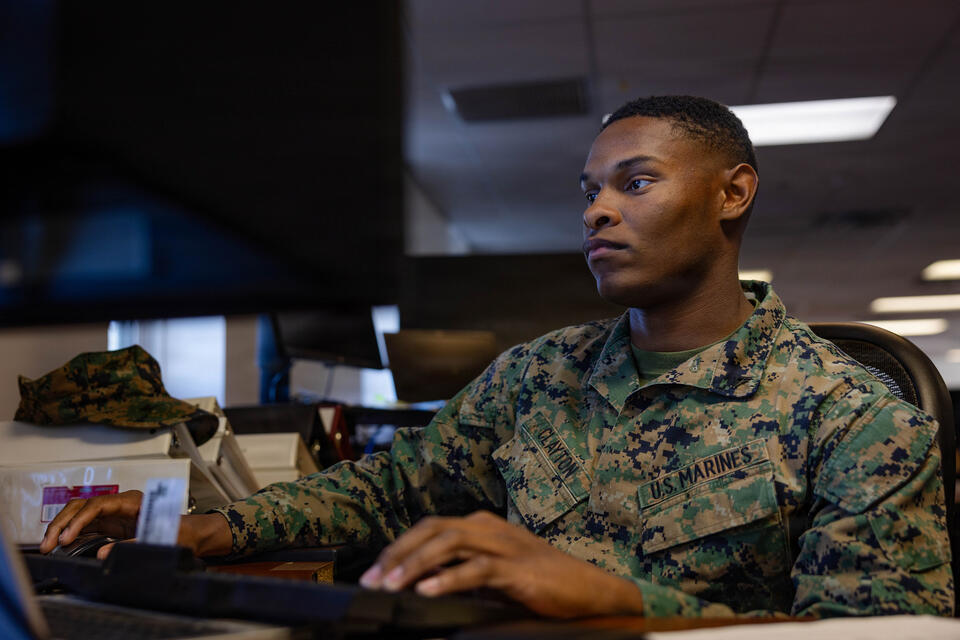 Marine Corps mandates ‘Basic AI’ training course for all troops - NewsBreak