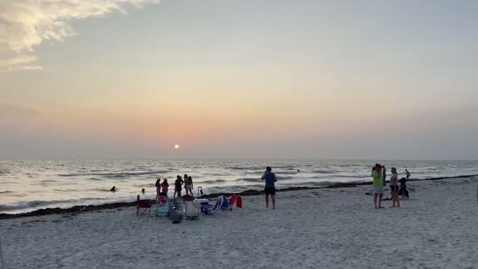 Saharan Dust Sunset, Naples Beach - NewsBreak
