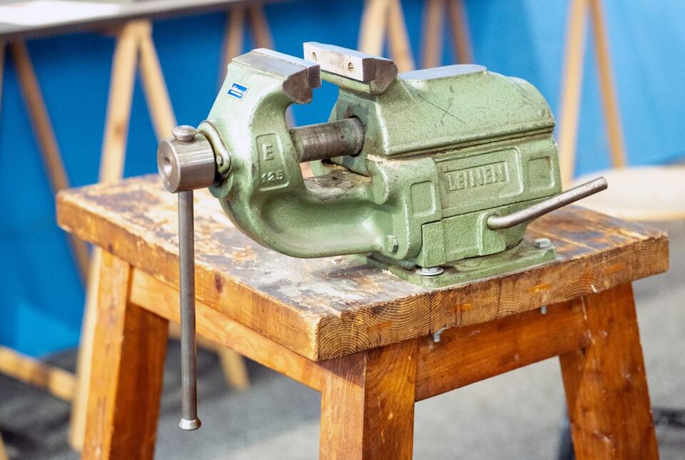 Germany's skilled trades face 200,000 worker shortfall - NewsBreak