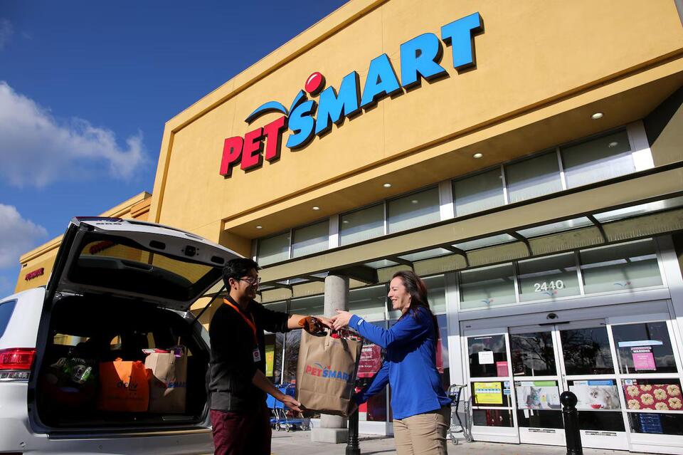 Pa. woman claims dog got high at PetSmart - NewsBreak